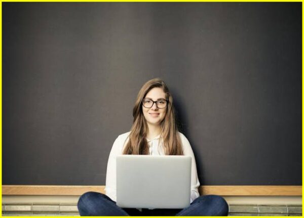 4 Exciting Ways to Earn a Living Online - Make Easy Life